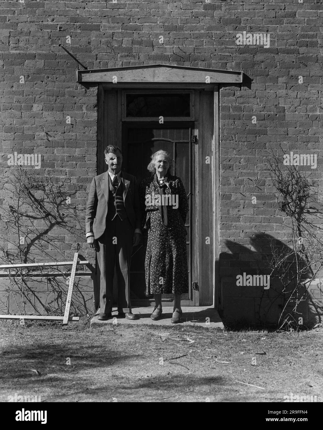 Photographer Dorothea Lange photographs America during and after the ...