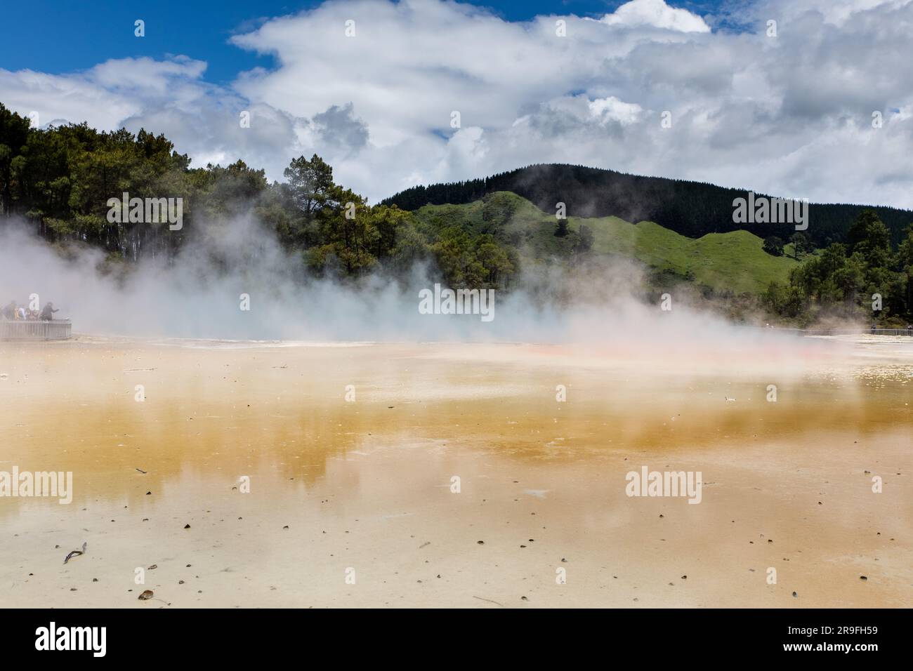 The Artists Palate lake pool at Waiotapu – Wai-o-tapu – Thermal ...