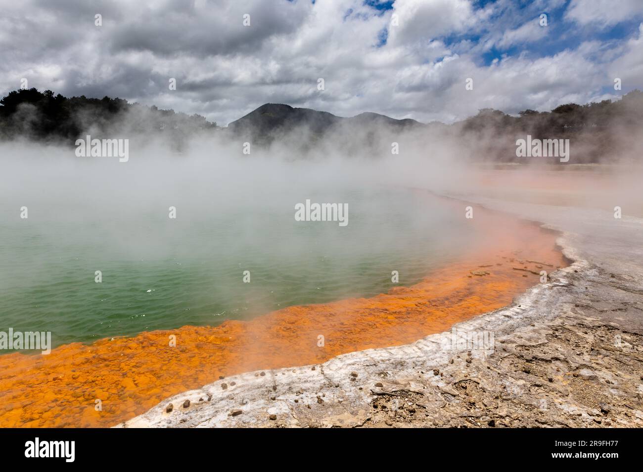 Champagne Pool at Waiotapu – Wai-o-tapu – Thermal Wonderland in Rotorua ...