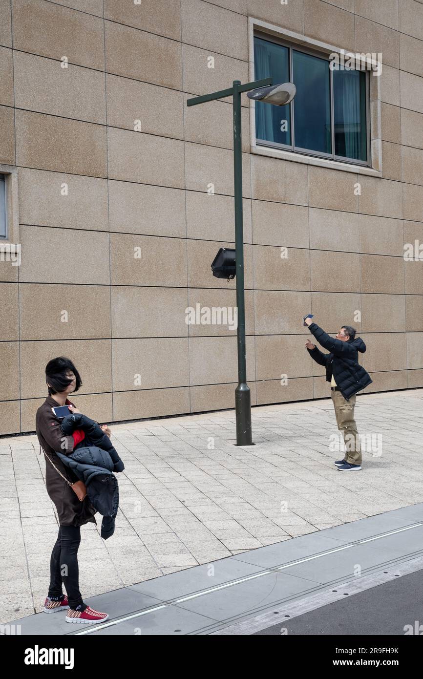 Windy scene city hi-res stock photography and images - Alamy