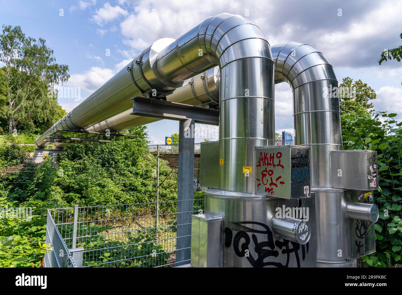New district heating pipeline of STEAG in Essen, over the railway ...