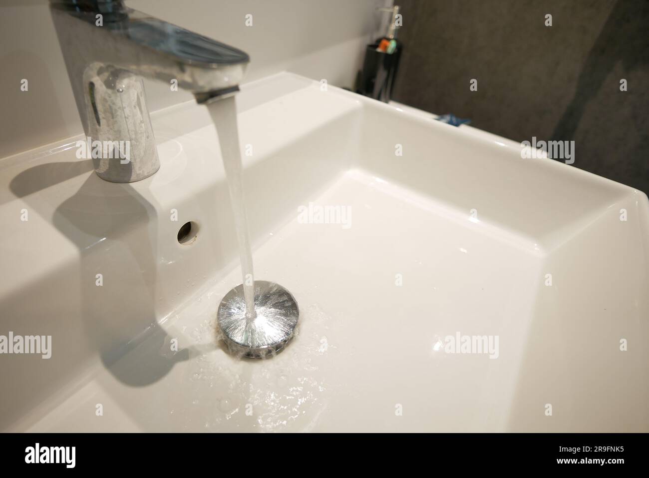 Water dripping from tap sink hi-res stock photography and images - Alamy