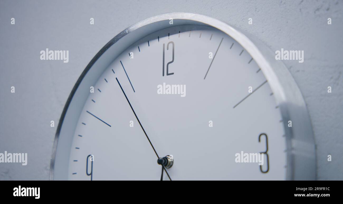 Clock hands moving fast hi-res stock photography and images - Alamy