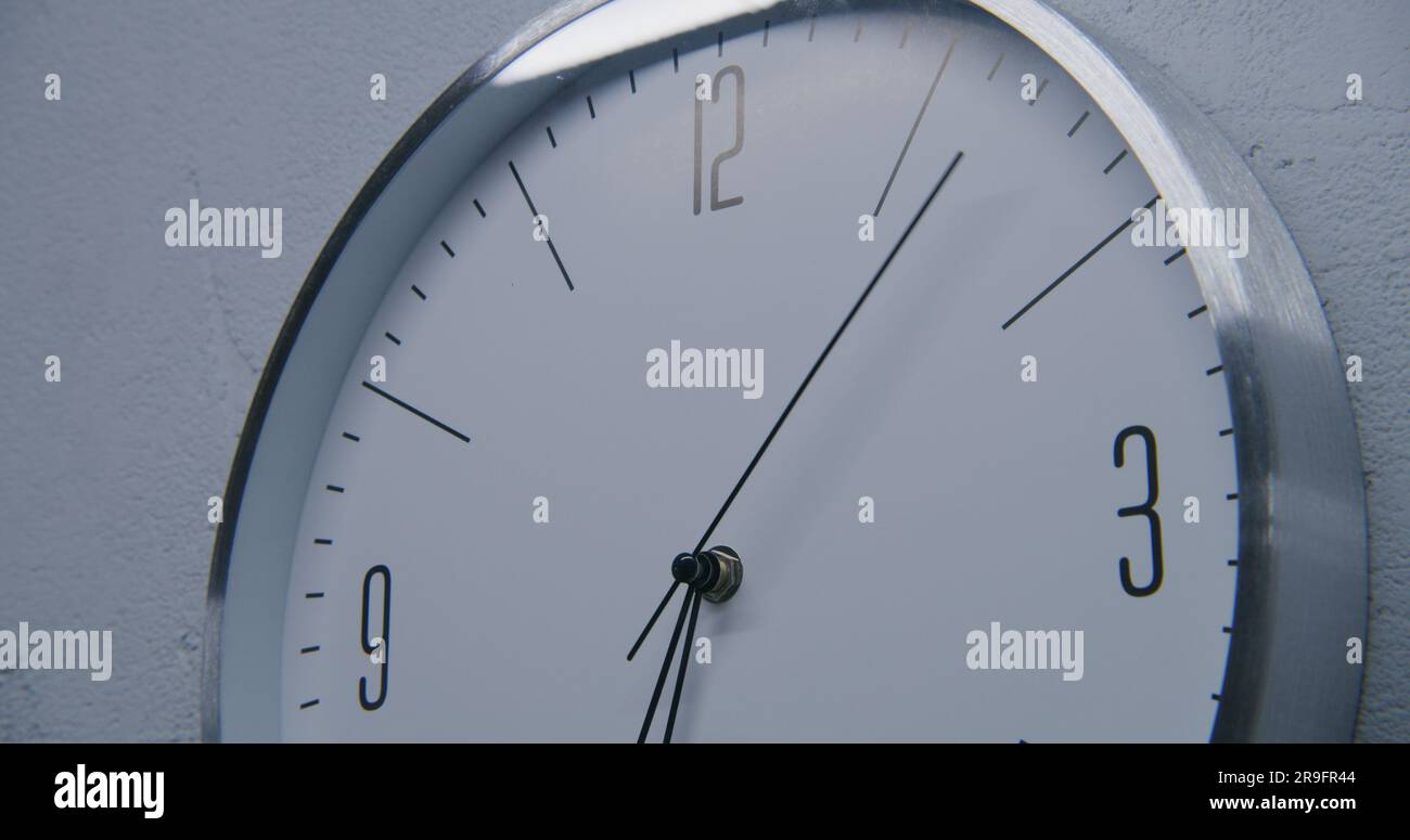 Clock hands moving fast hi-res stock photography and images - Alamy