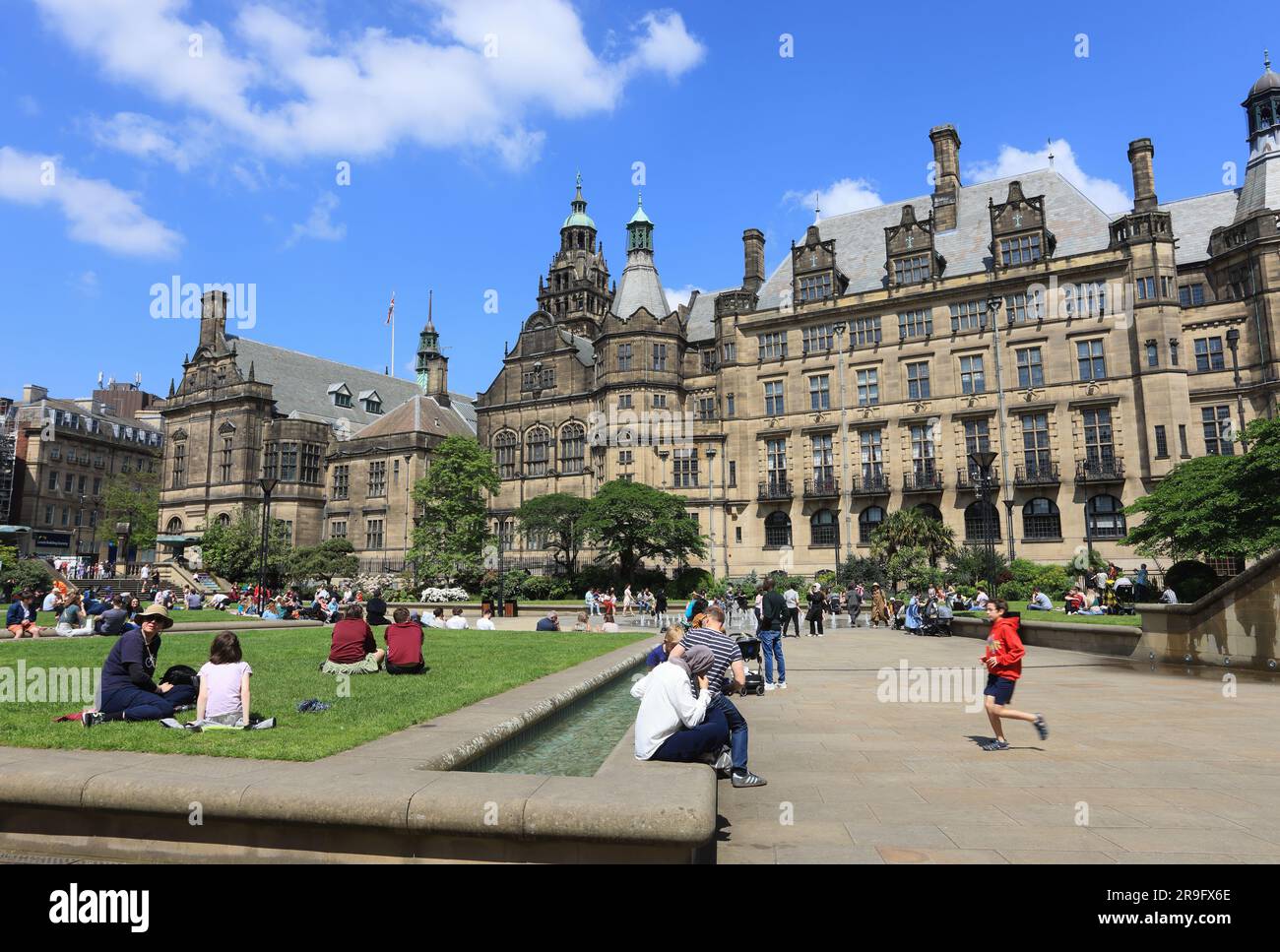 The Peace Gardens in front of Gothic town hall, in centre Sheffield ...