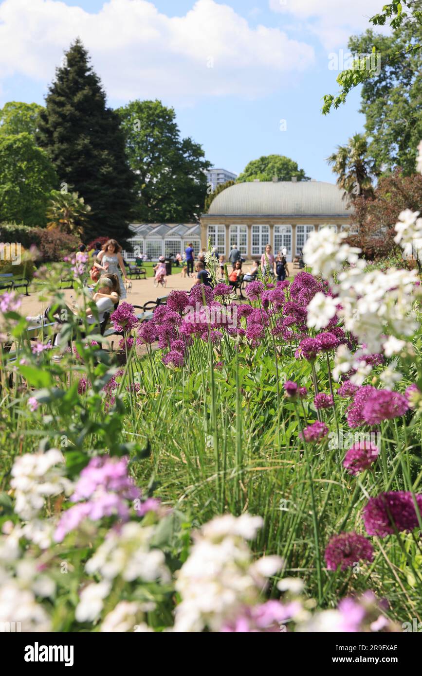 The Sheffield Botanical Gardens, off Ecclesall Road in Sheffield, with ...