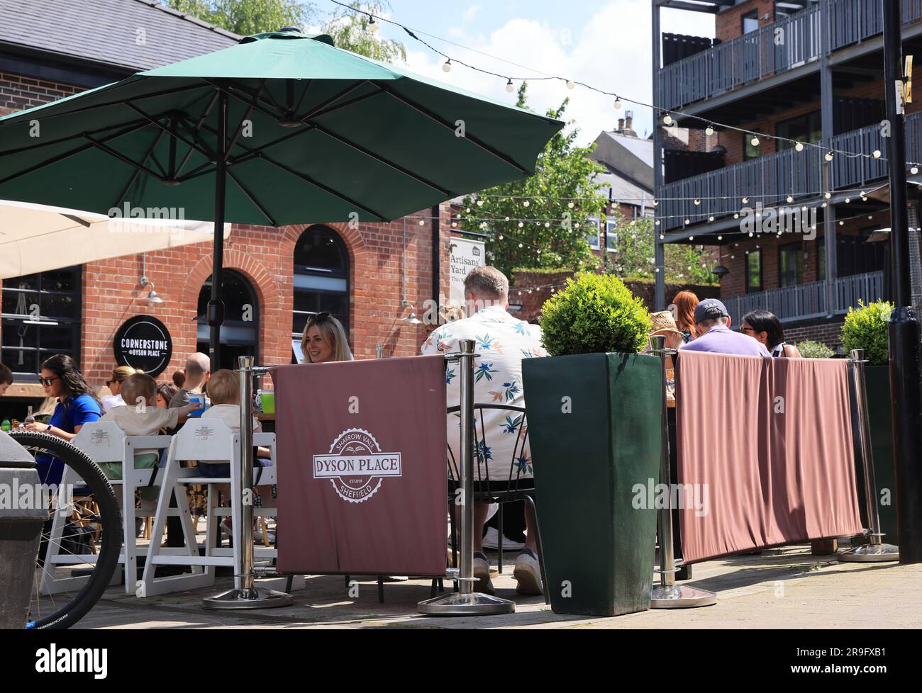 Sheffield urban urban living city hi-res stock photography and images ...