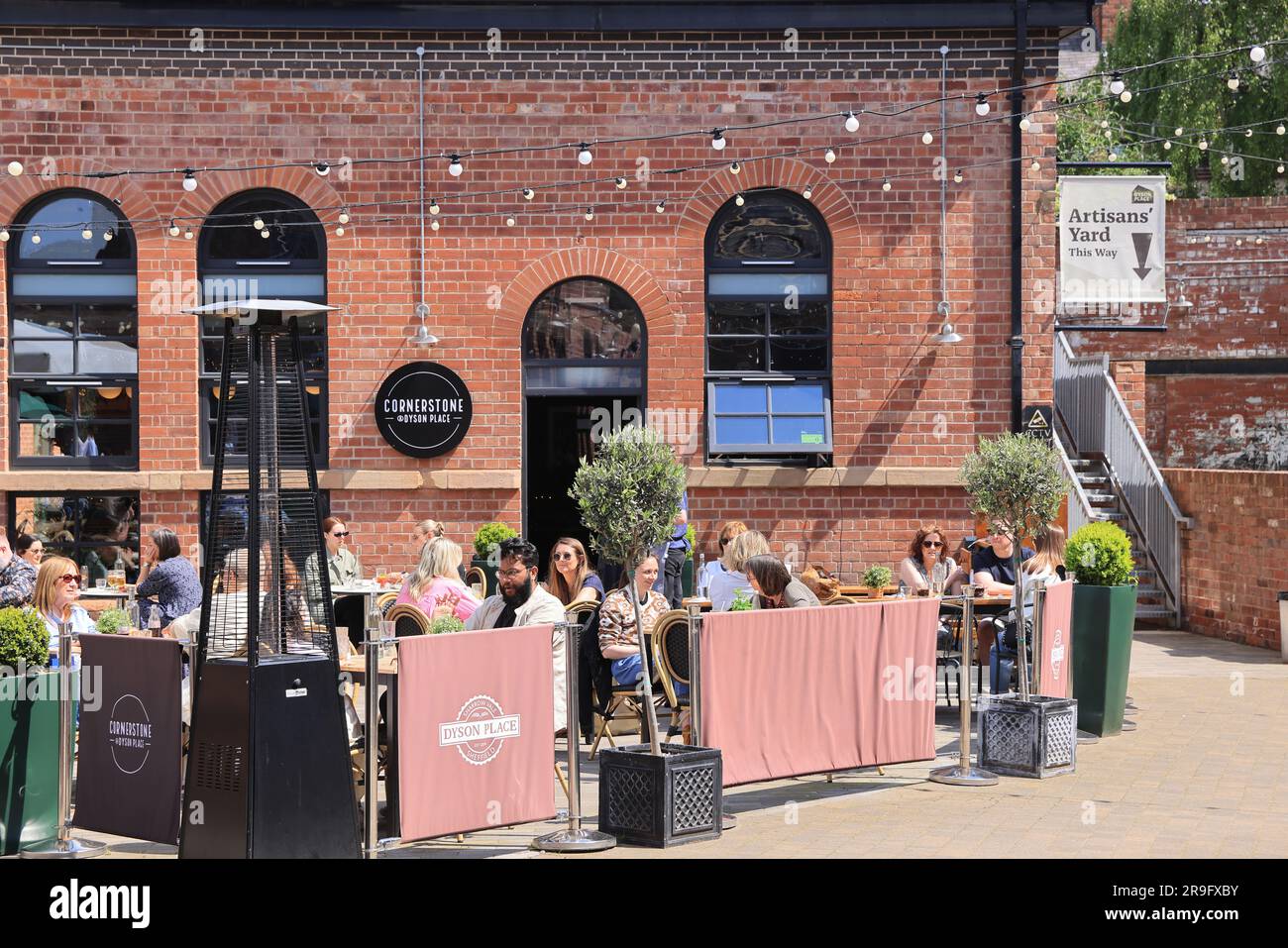 Sheffield urban urban living city hi-res stock photography and images ...