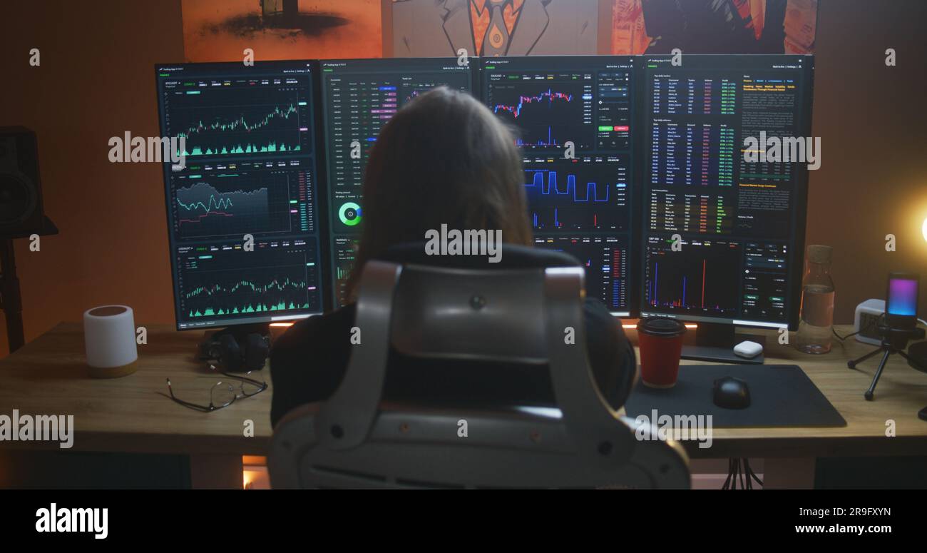 Delivery real time data hi-res stock photography and images - Alamy