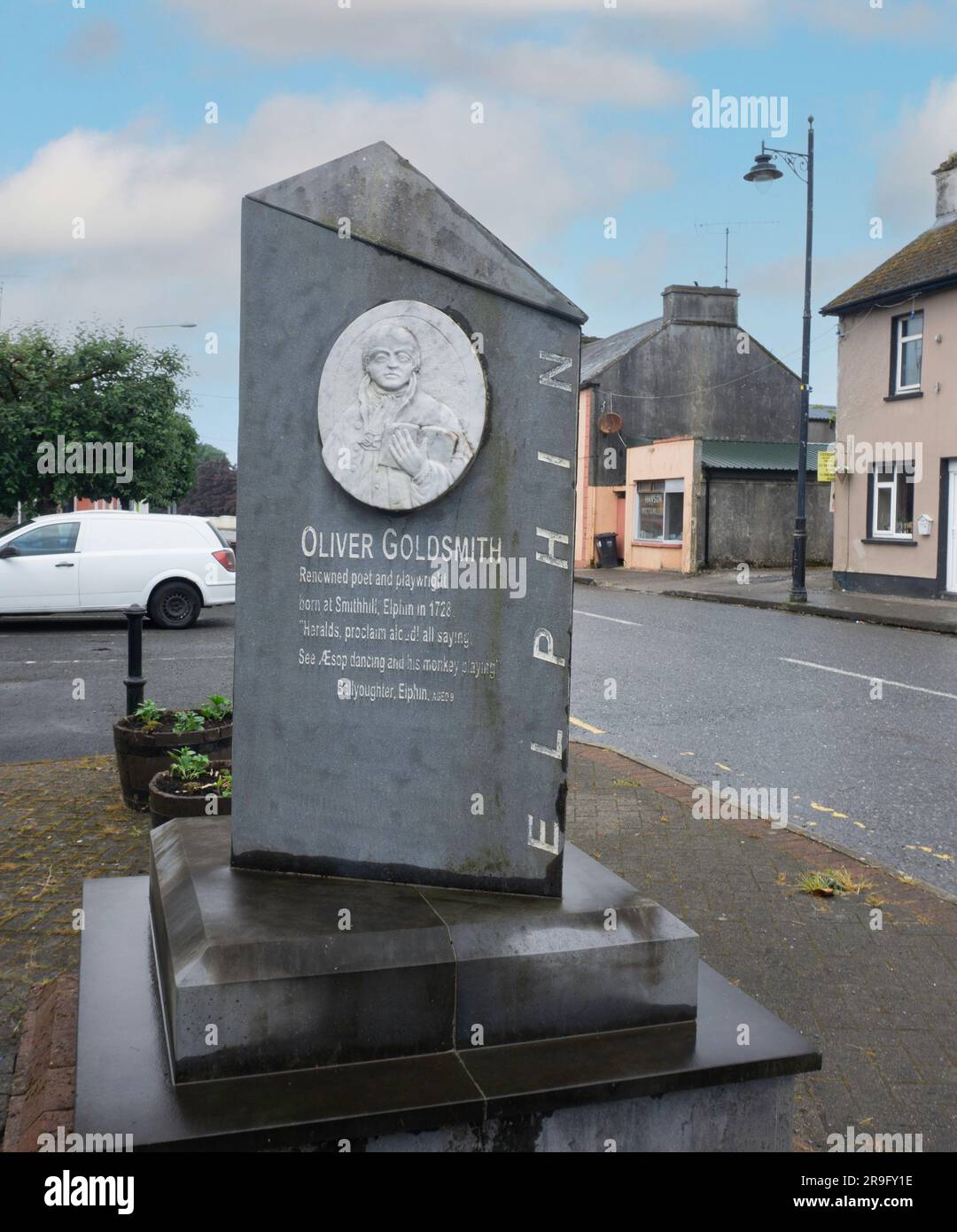 Oliver goldsmith memorial hi-res stock photography and images - Alamy