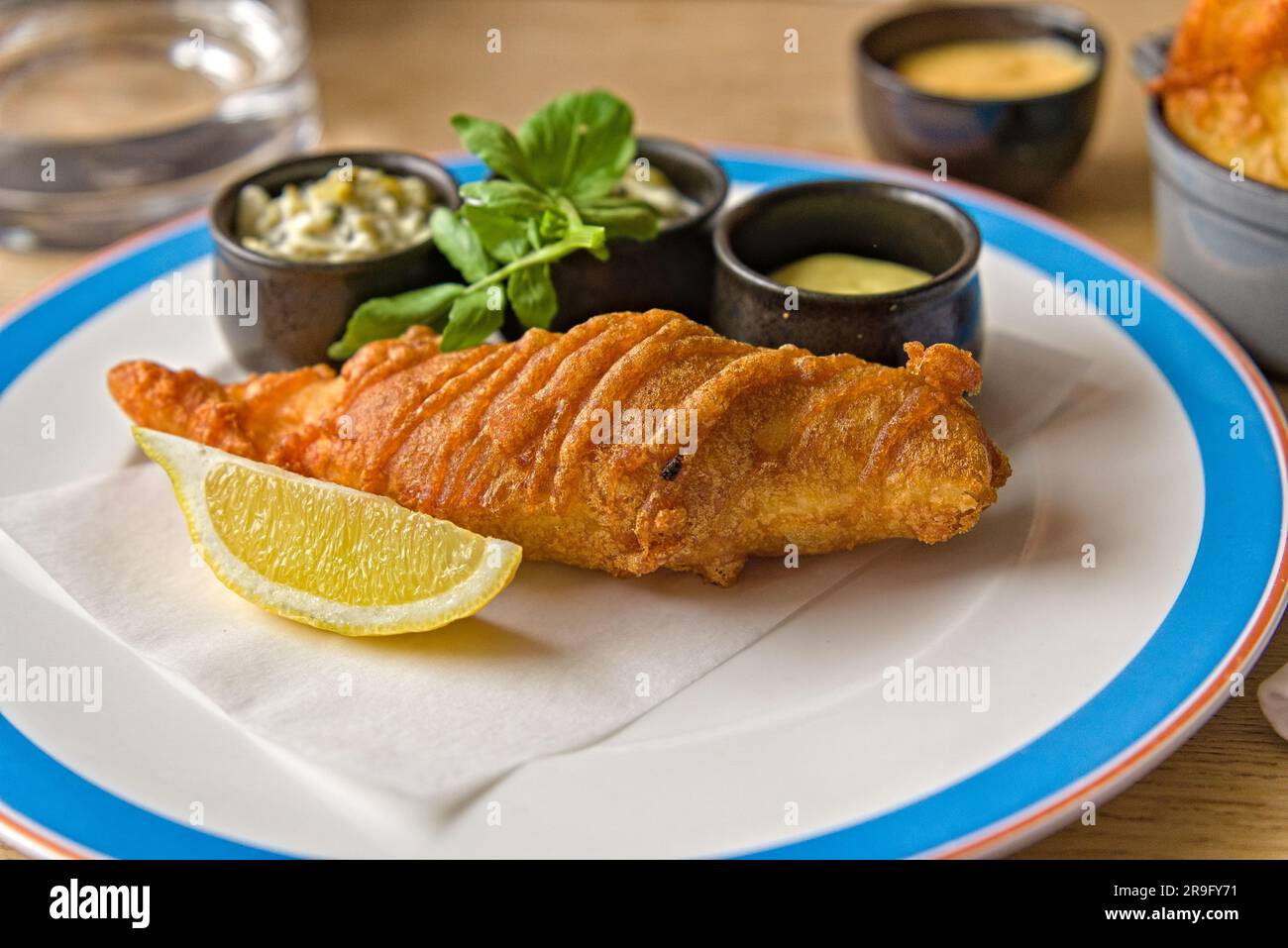 Deep Fried Hake with Tartare Sauce and Pease Pudding Stock Photo - Alamy