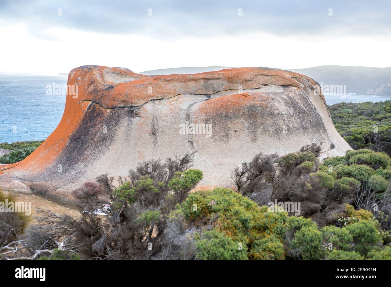 Sit­ting high rocky plat­forms above the sea, Remark­able Rocks’ sur­re ...