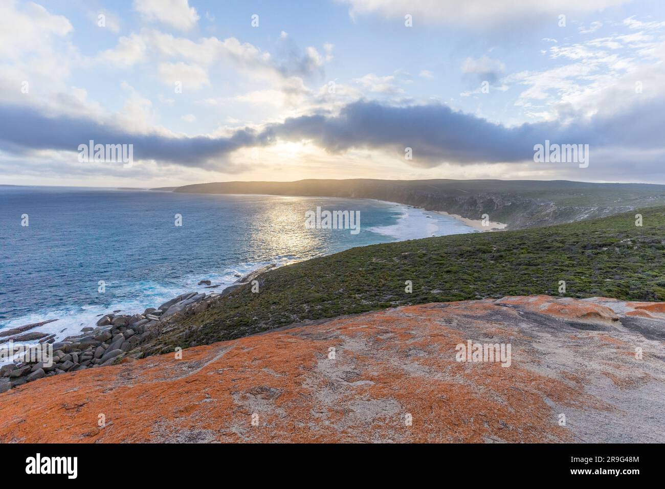 Sit­ting high rocky plat­forms above the sea, Remark­able Rocks’ sur­re ...