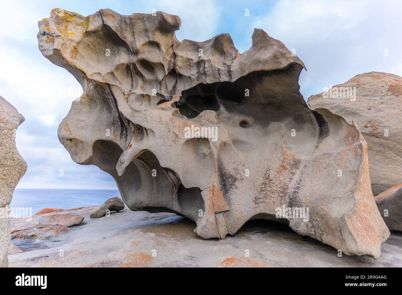 Sit­ting high rocky plat­forms above the sea, Remark­able Rocks’ sur­re ...