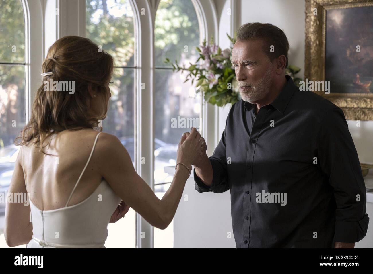 FUBAR, from left: Fabiana Udenio (back to camera), Arnold ...