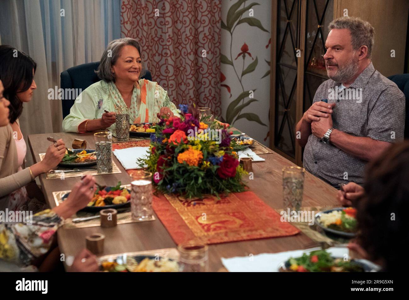 NEVER HAVE I EVER, from left: Ranjita Chakravarty, Jeff Garlin, '...set my mom up', (Season 4 ...