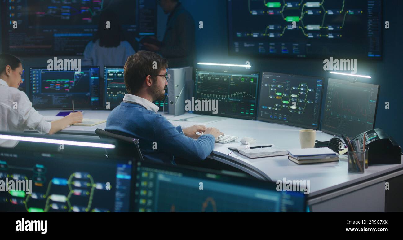 Multiple computer screens cyber hi-res stock photography and images - Alamy