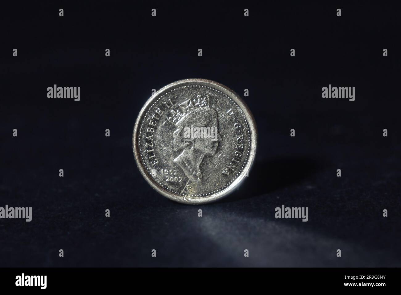 Portrait of canadian currency hi-res stock photography and images - Alamy