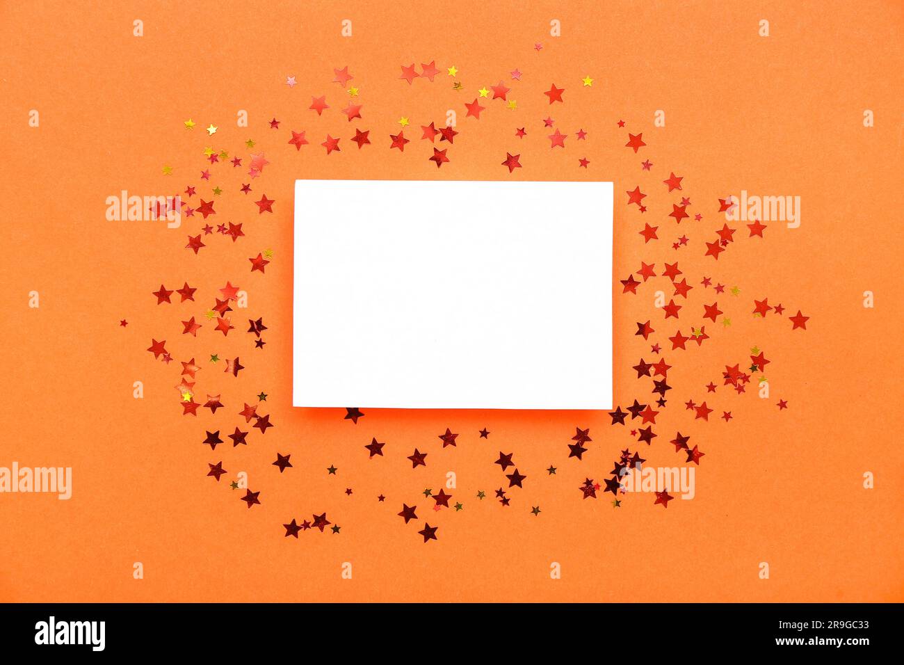 Blank card with stars on red background Stock Photo - Alamy