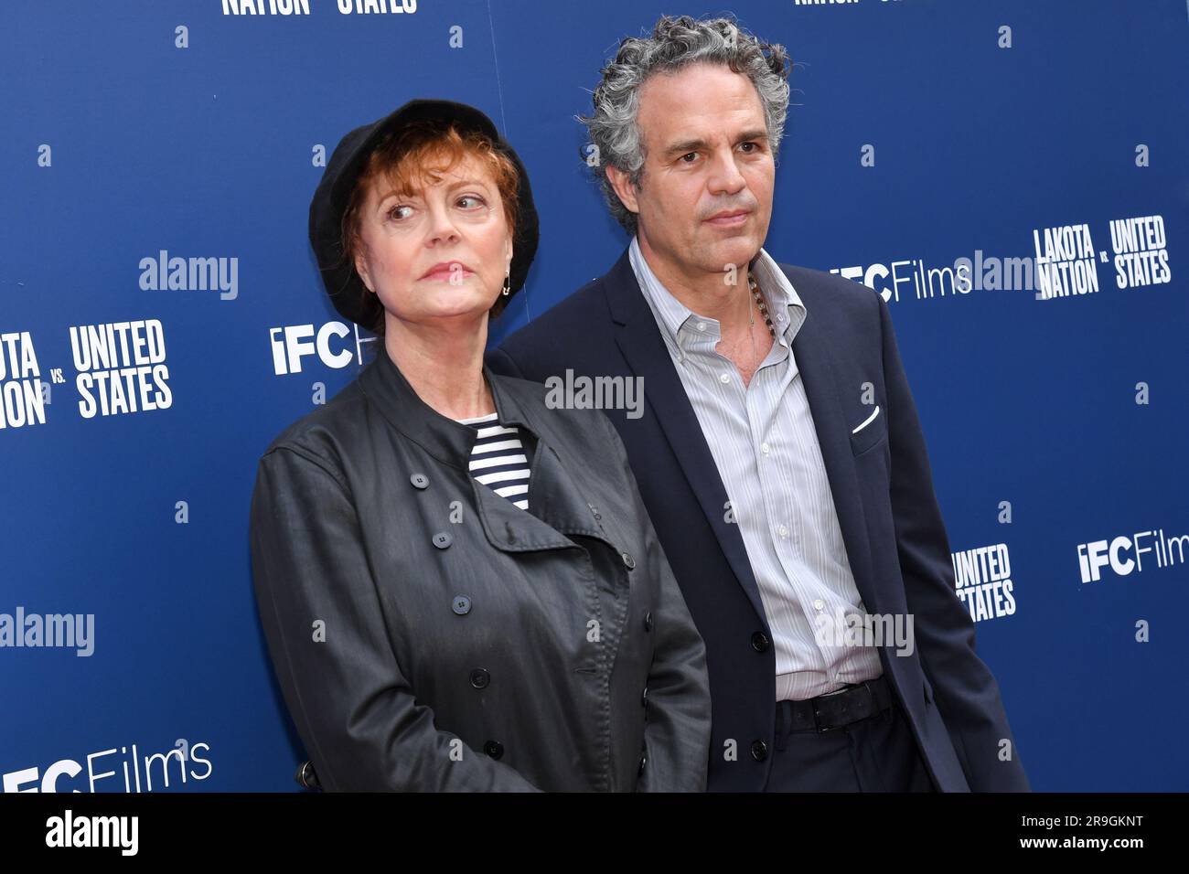 New York, USA. 26th June, 2023. Susan Sarandon and Mark Ruffalo ...