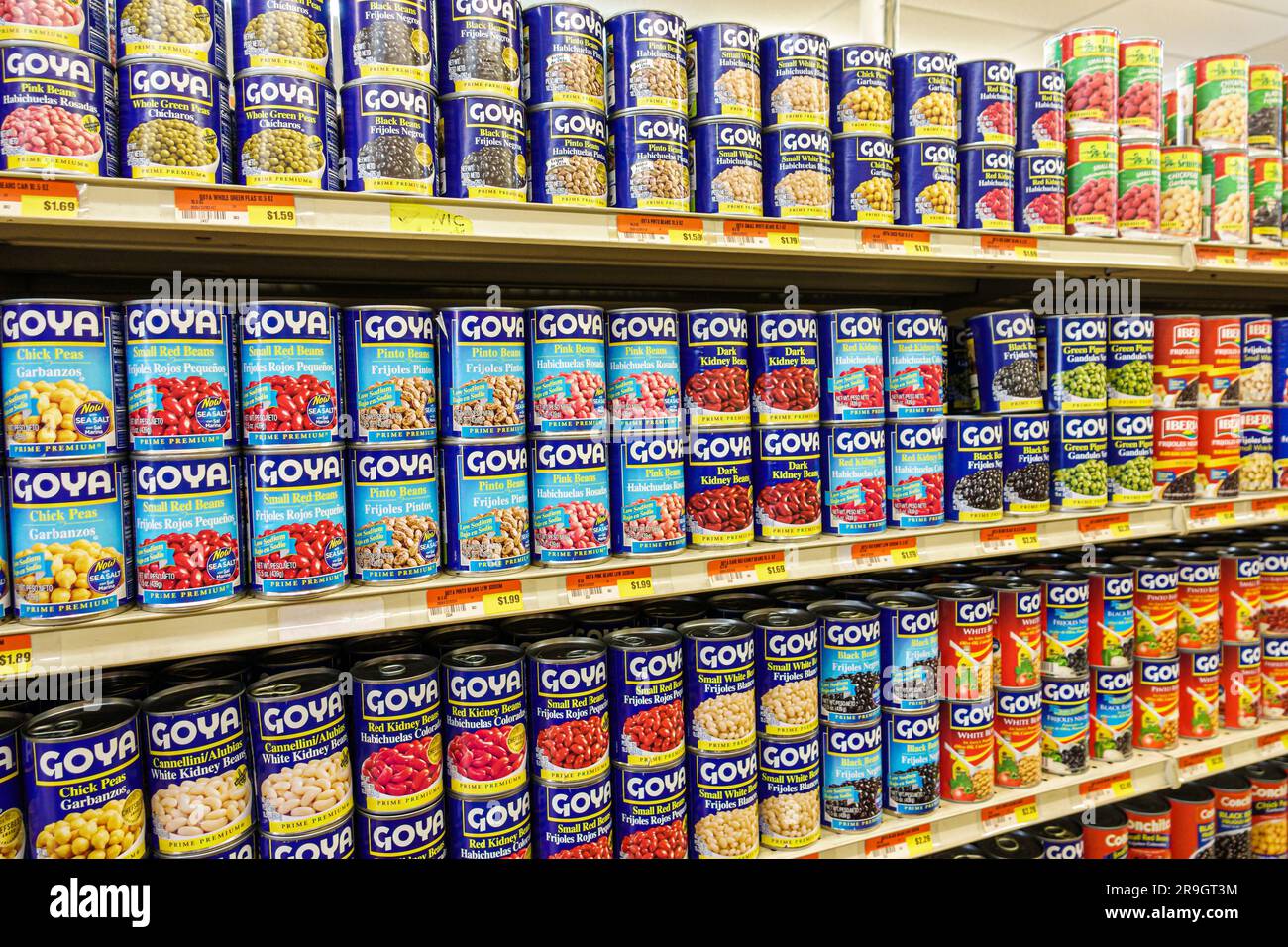 Aisle shelves cans canned beans goya hi-res stock photography and ...