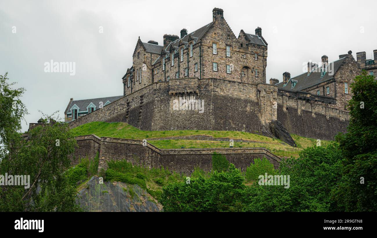 Capture the majestic beauty and timeless allure of Edinburgh Castle in ...