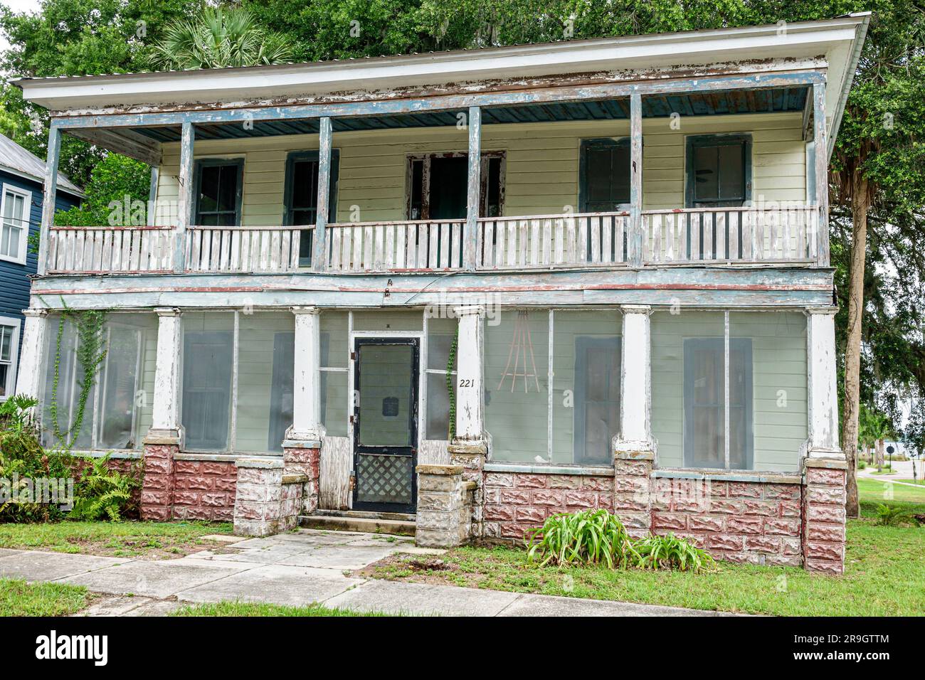 Palatka Florida,vacant unoccupied neglected abandoned disrepair empty house home Stock Photo - Alamy