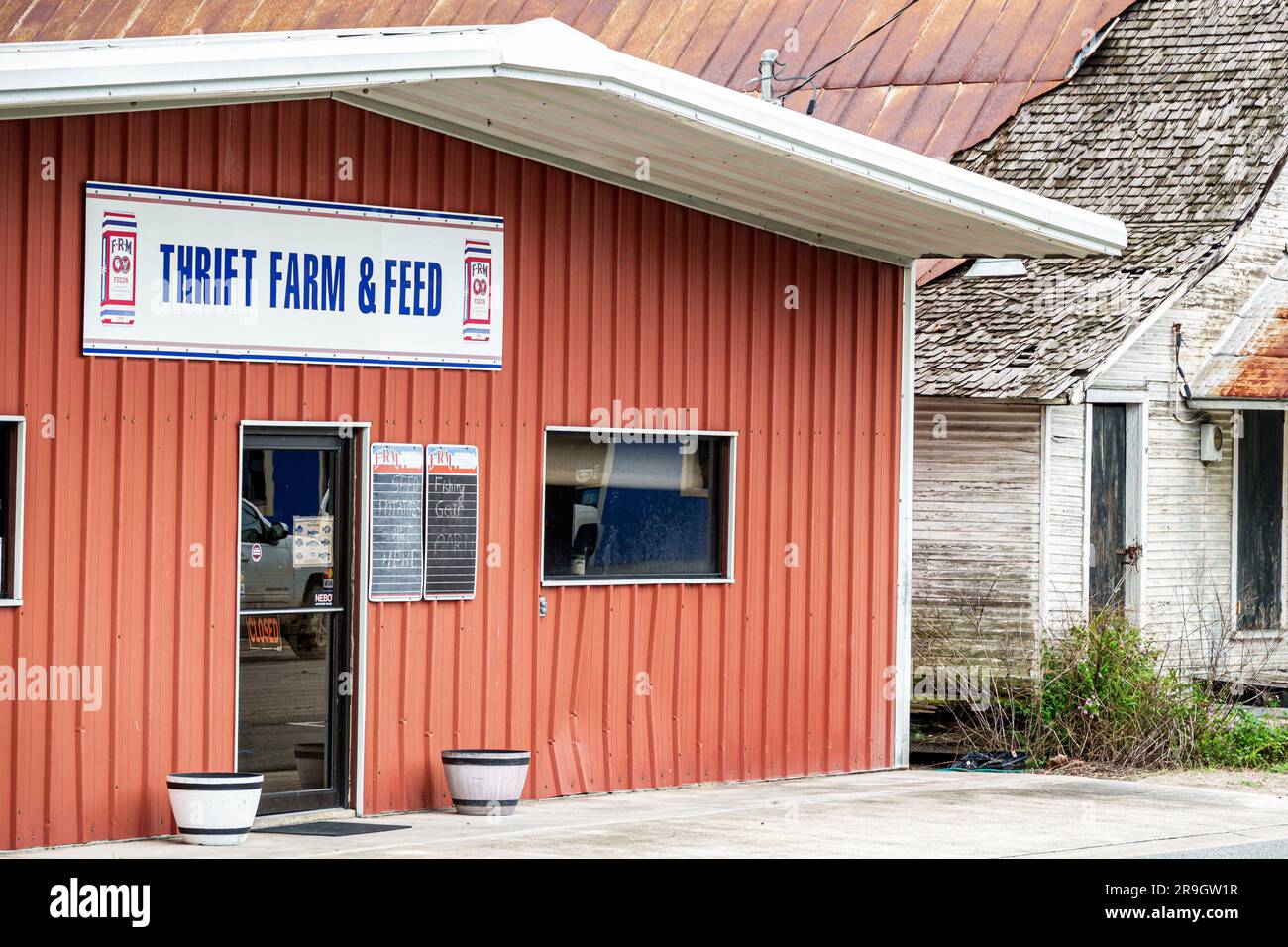 Small rural town city hi-res stock photography and images - Alamy