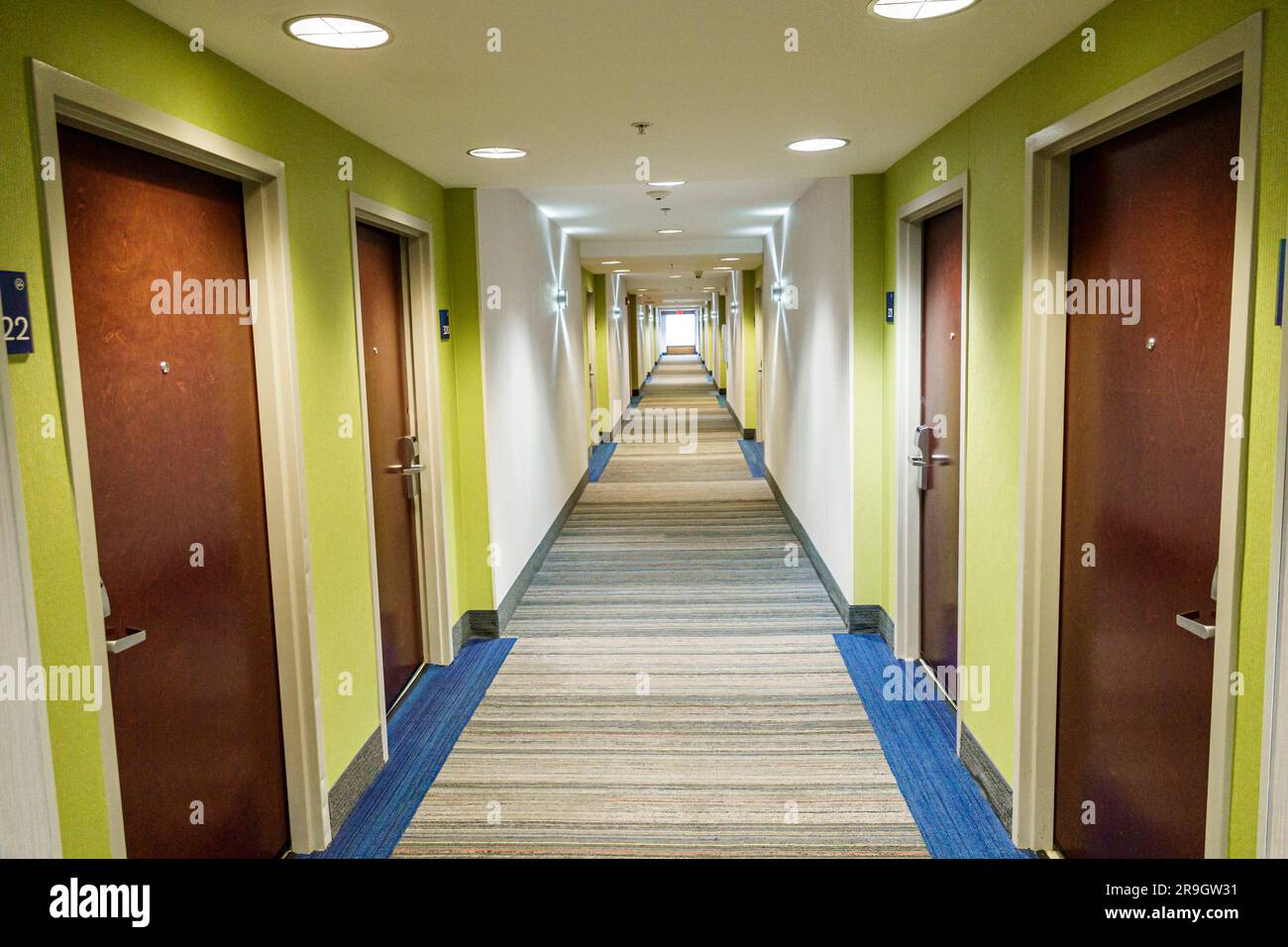 Hall of doors hi-res stock photography and images - Alamy
