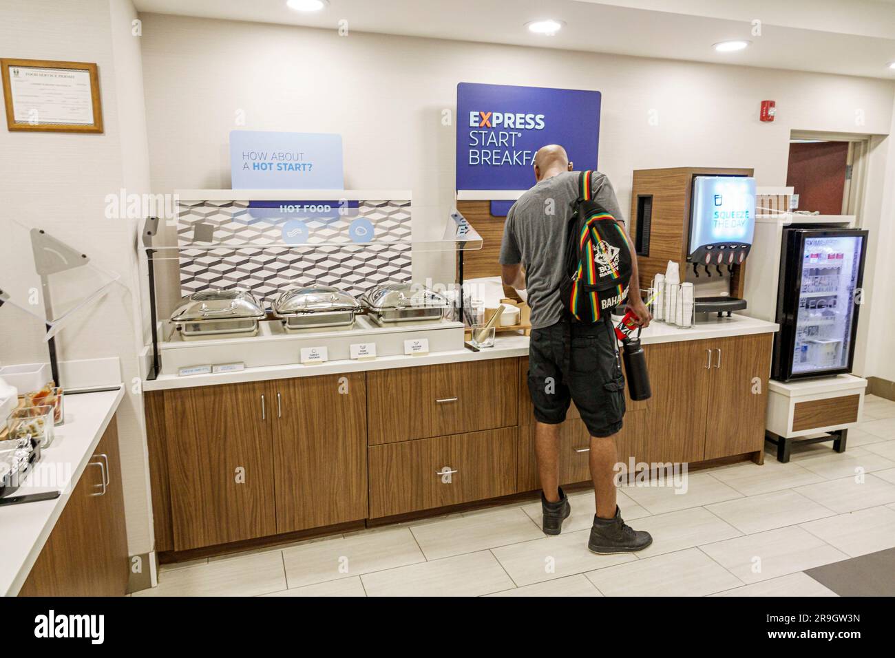 Black man guest hi-res stock photography and images - Alamy