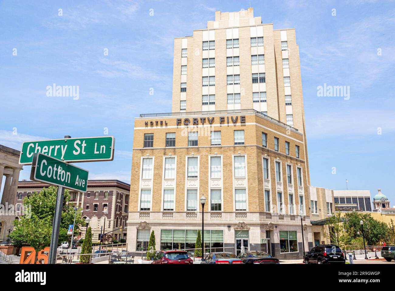 Historic downtown city skyline hi-res stock photography and images - Alamy