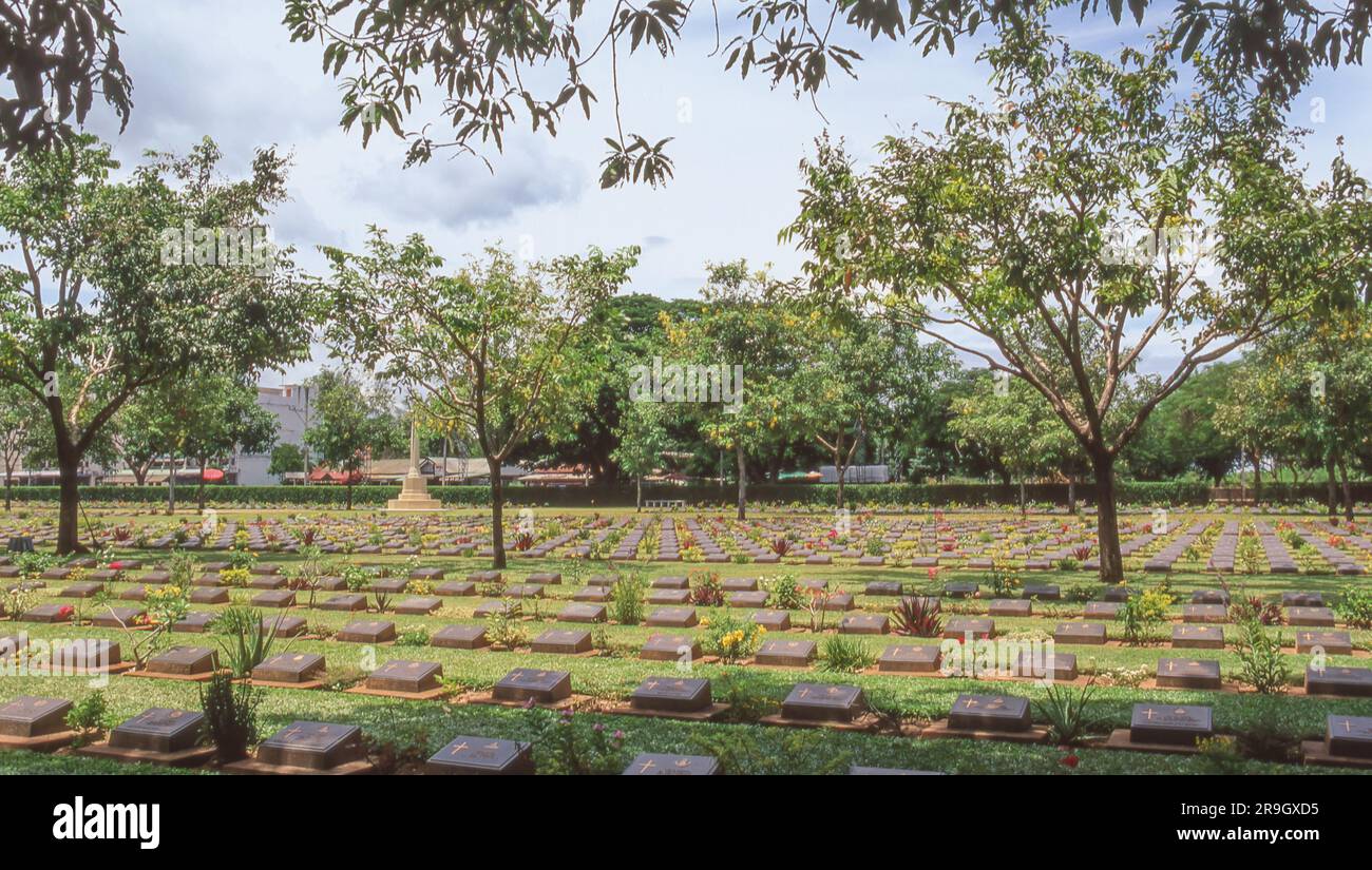 The beautifully tended Kanchanaburi War Cemetery in Thailand ...