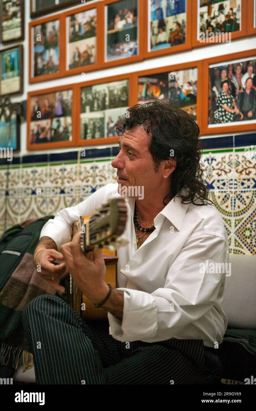 Spanish flamenco guitar player hi-res stock photography and images - Alamy