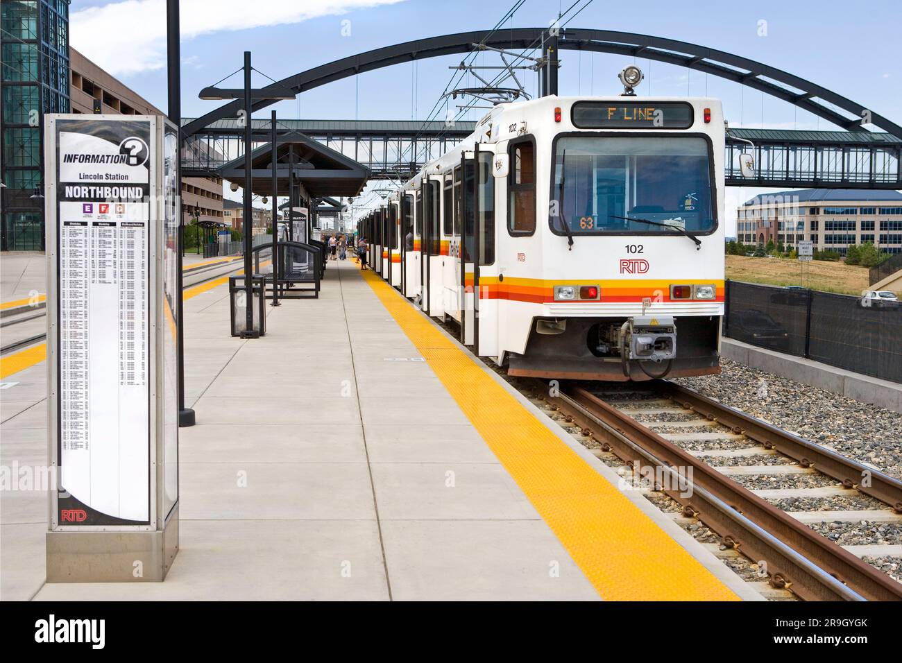 Train tracks boarding platform hi-res stock photography and images - Alamy