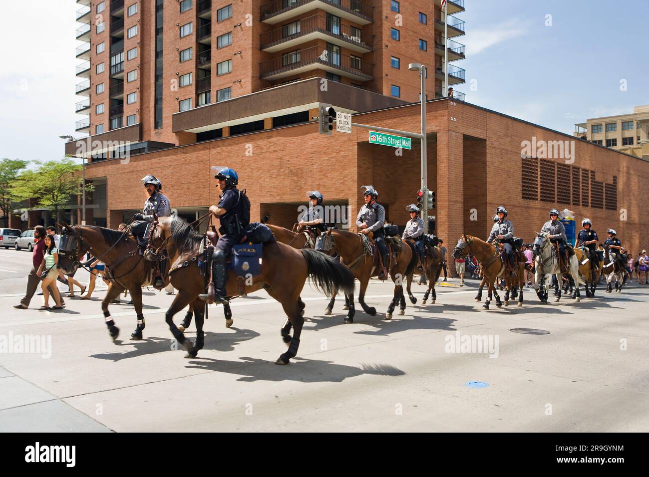 Denver police officer hi-res stock photography and images - Alamy