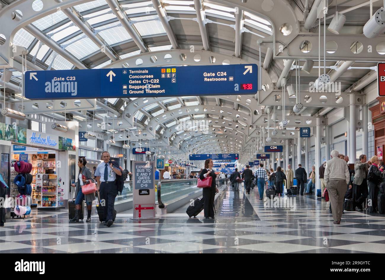 Terminal interior O'Hare Airport Chicago IL H Stock Photo - Alamy