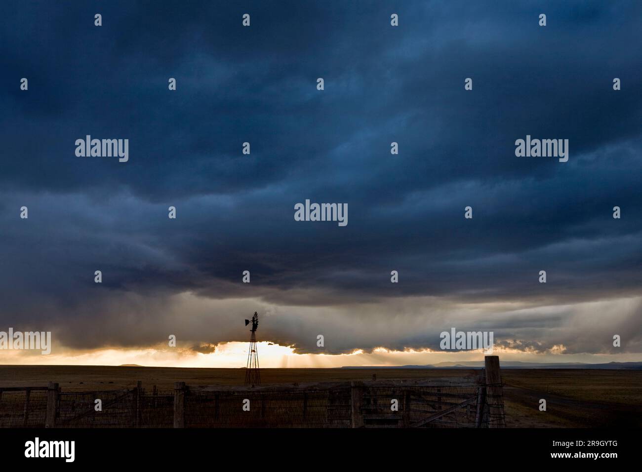 A thunderstorm rolling over the glowing plains of Colorado Stock Photo ...