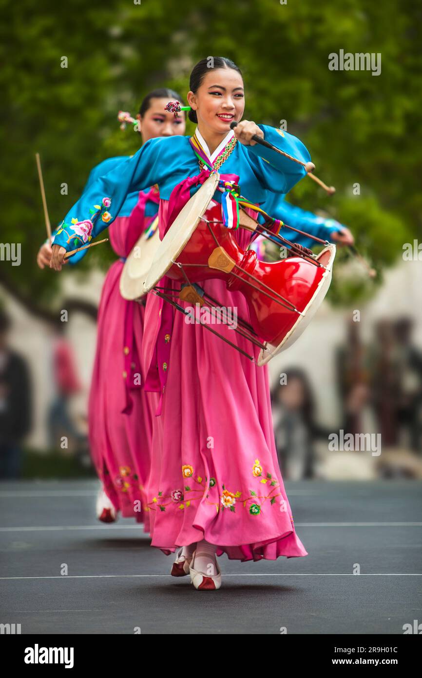 Traditional folk dancers with drums at Korean Festival, Getty Center ...