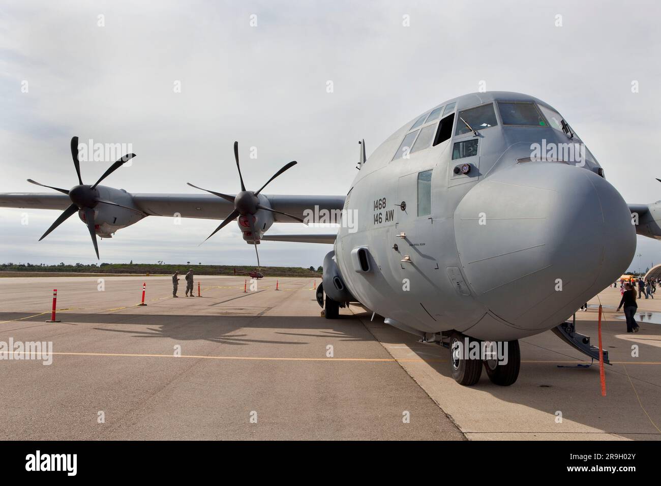 Military cargo aircraft hi-res stock photography and images - Alamy