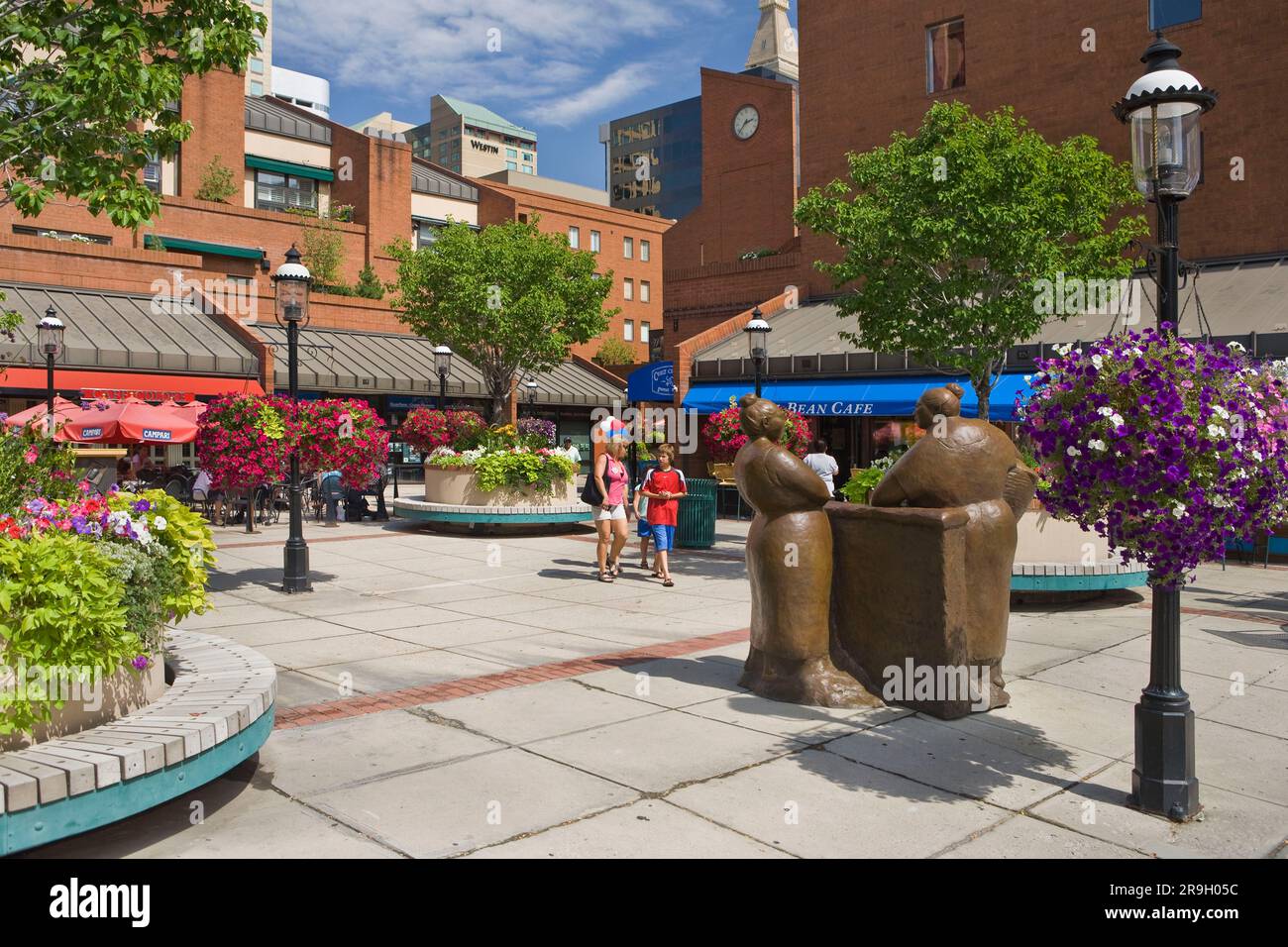 Downtown denver spring hi-res stock photography and images - Alamy