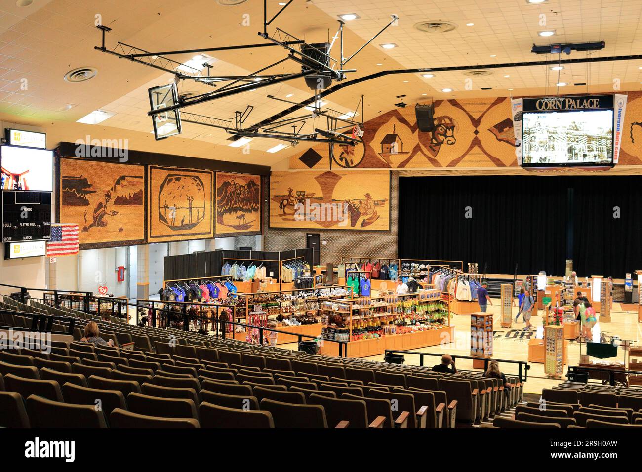 Corn palace interior hi-res stock photography and images - Alamy