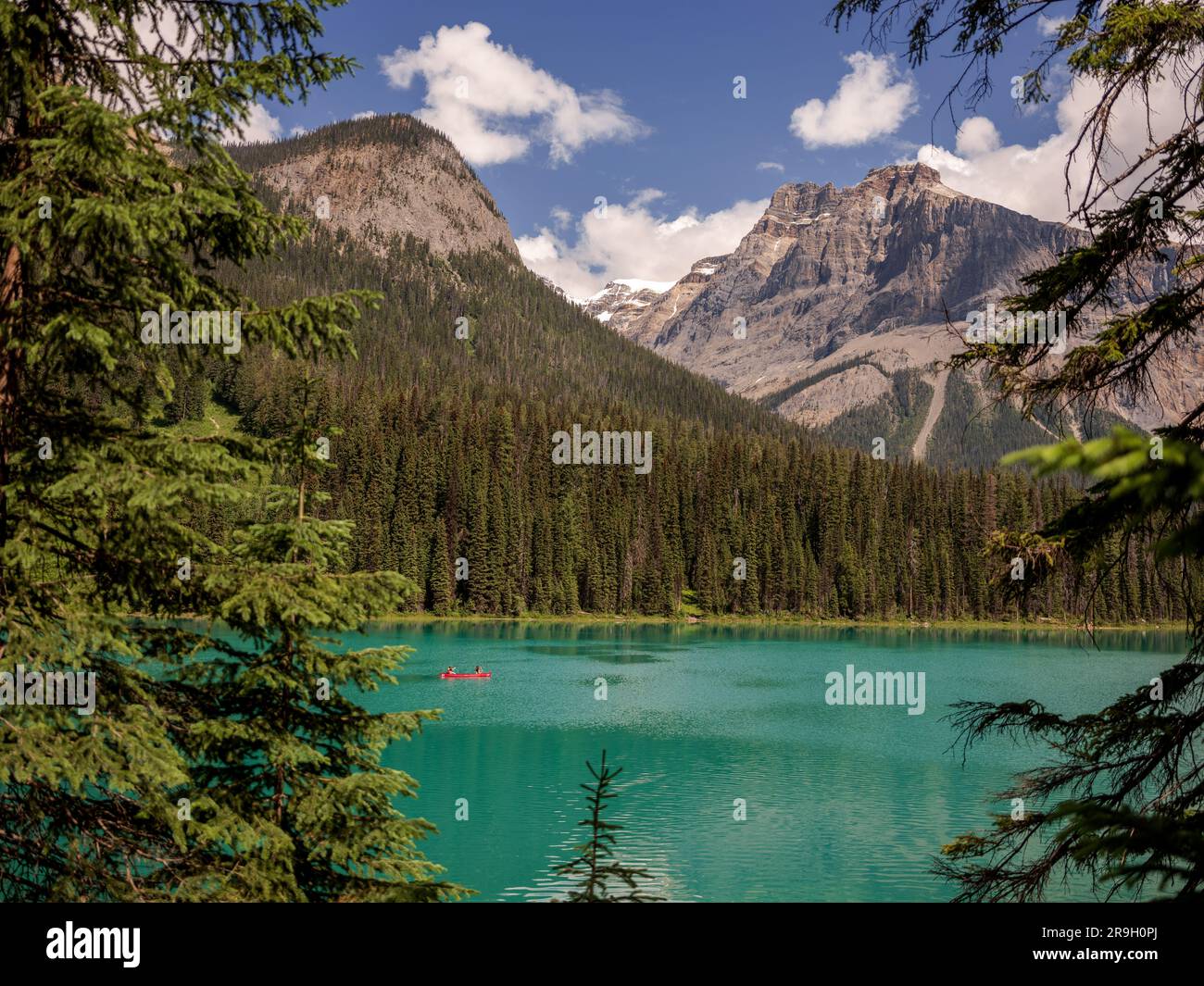 Emerald lake in british hi-res stock photography and images - Alamy