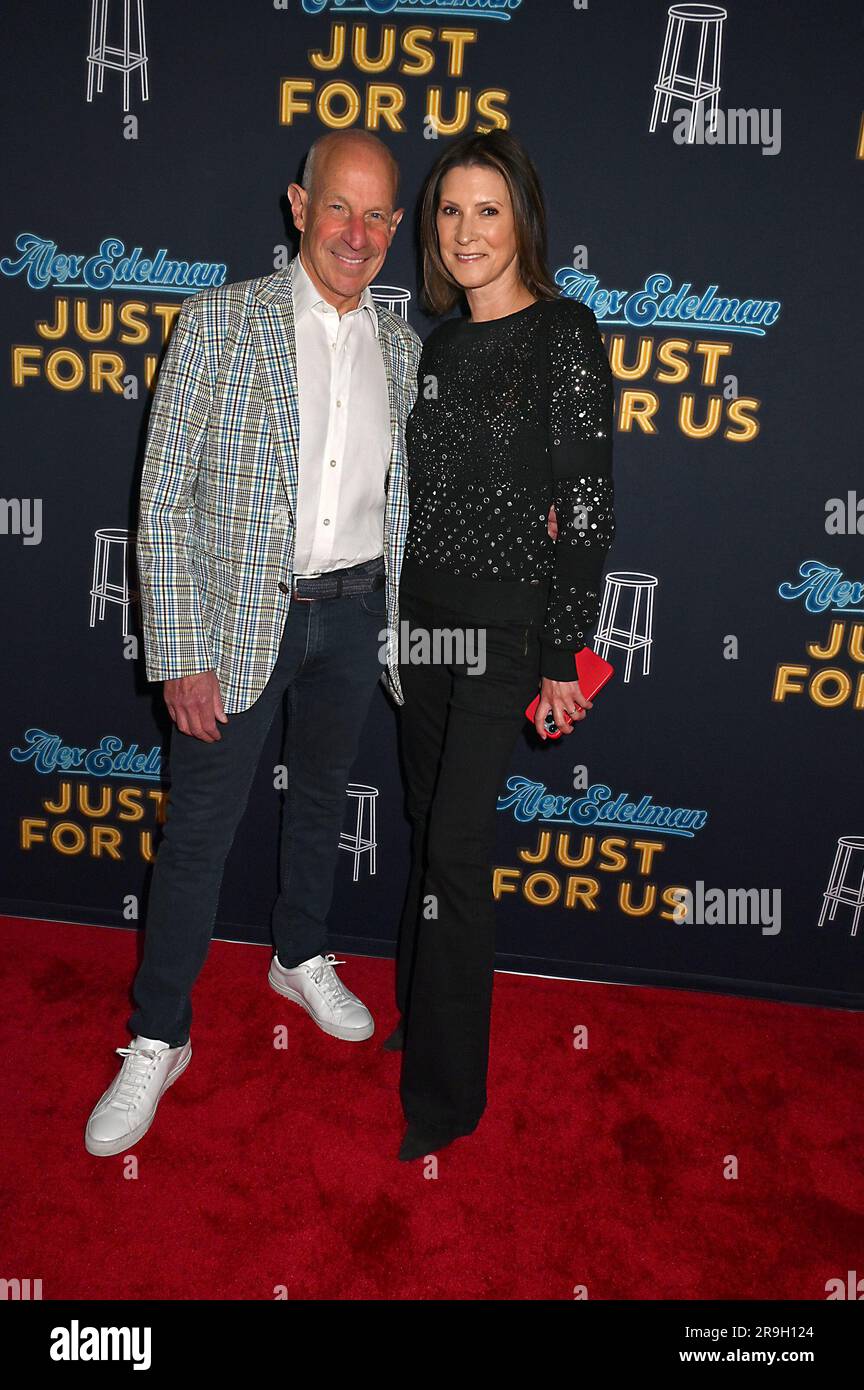 Jonathan Tisch and wife Lizzie Tisch attend the Alex Edelman"Just For ...