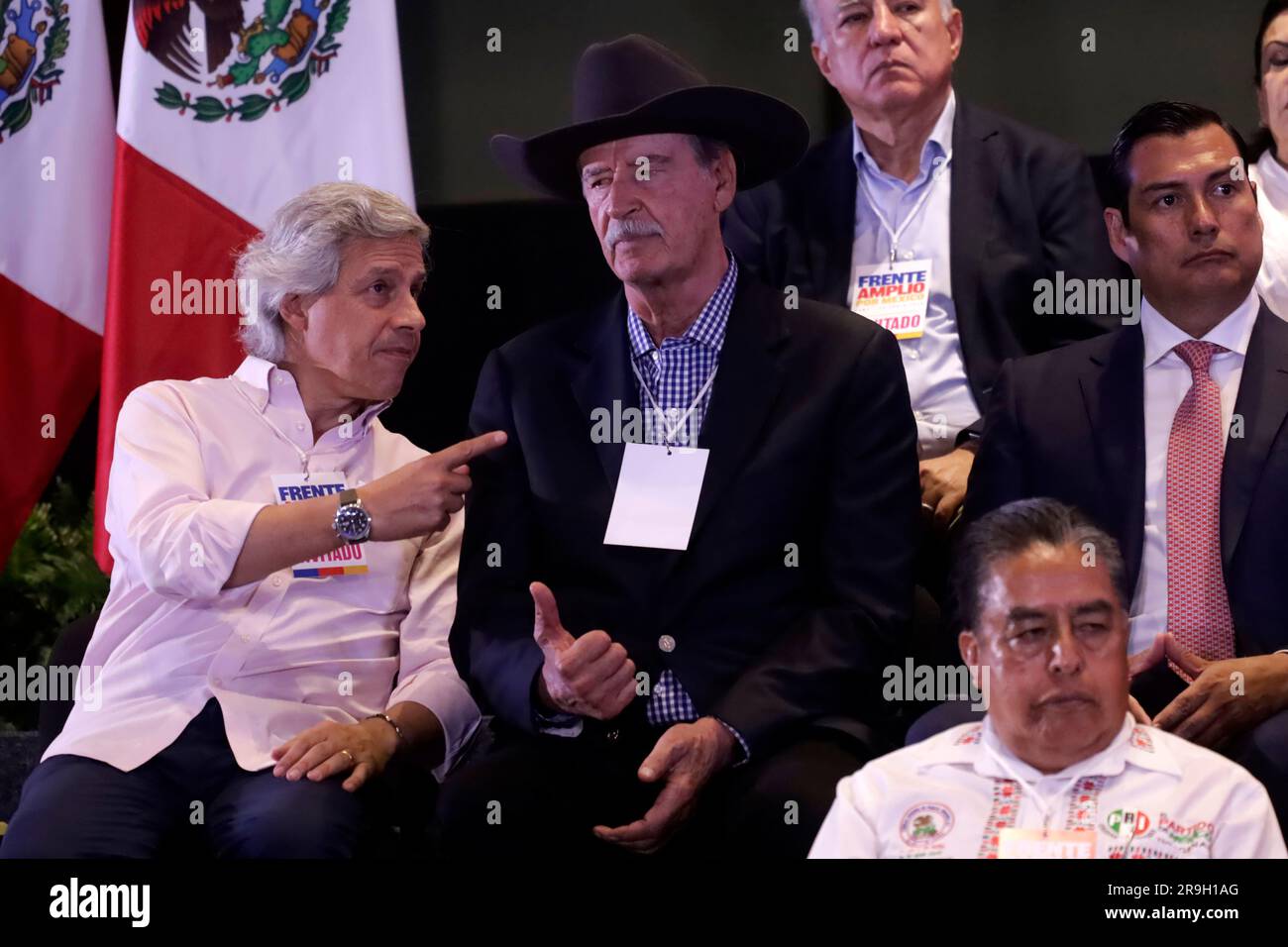 Vicente fox mexico hi-res stock photography and images - Alamy