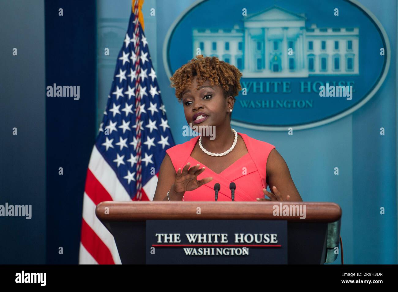 Karine corps hi-res stock photography and images - Alamy