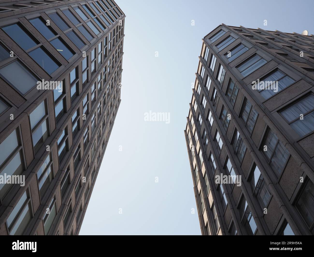 The Economist Building iconic new brutalist architecture in London, UK ...