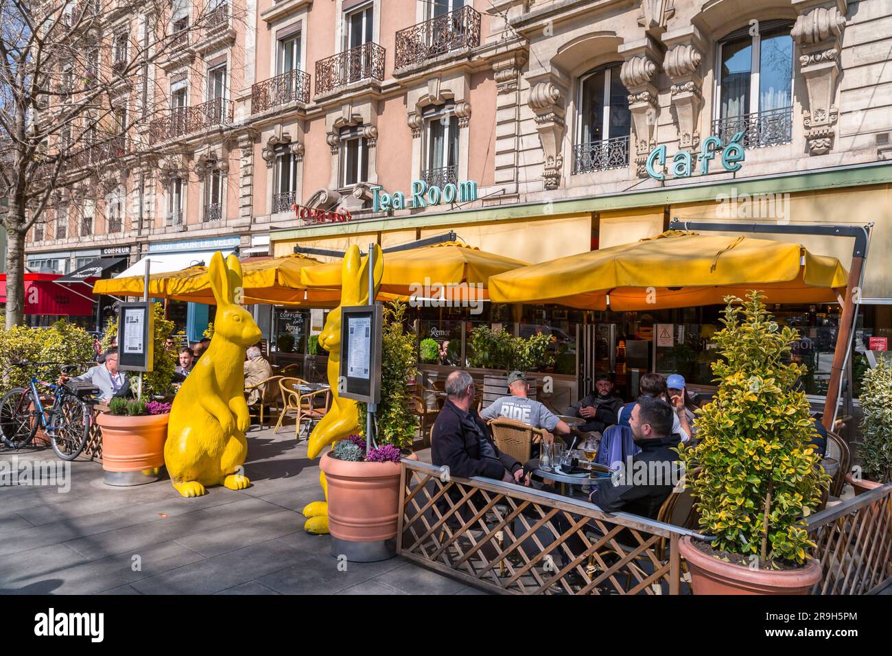 Geneva, Switzerland - MAR 25, 2022: People having drinks at Tea Room ...