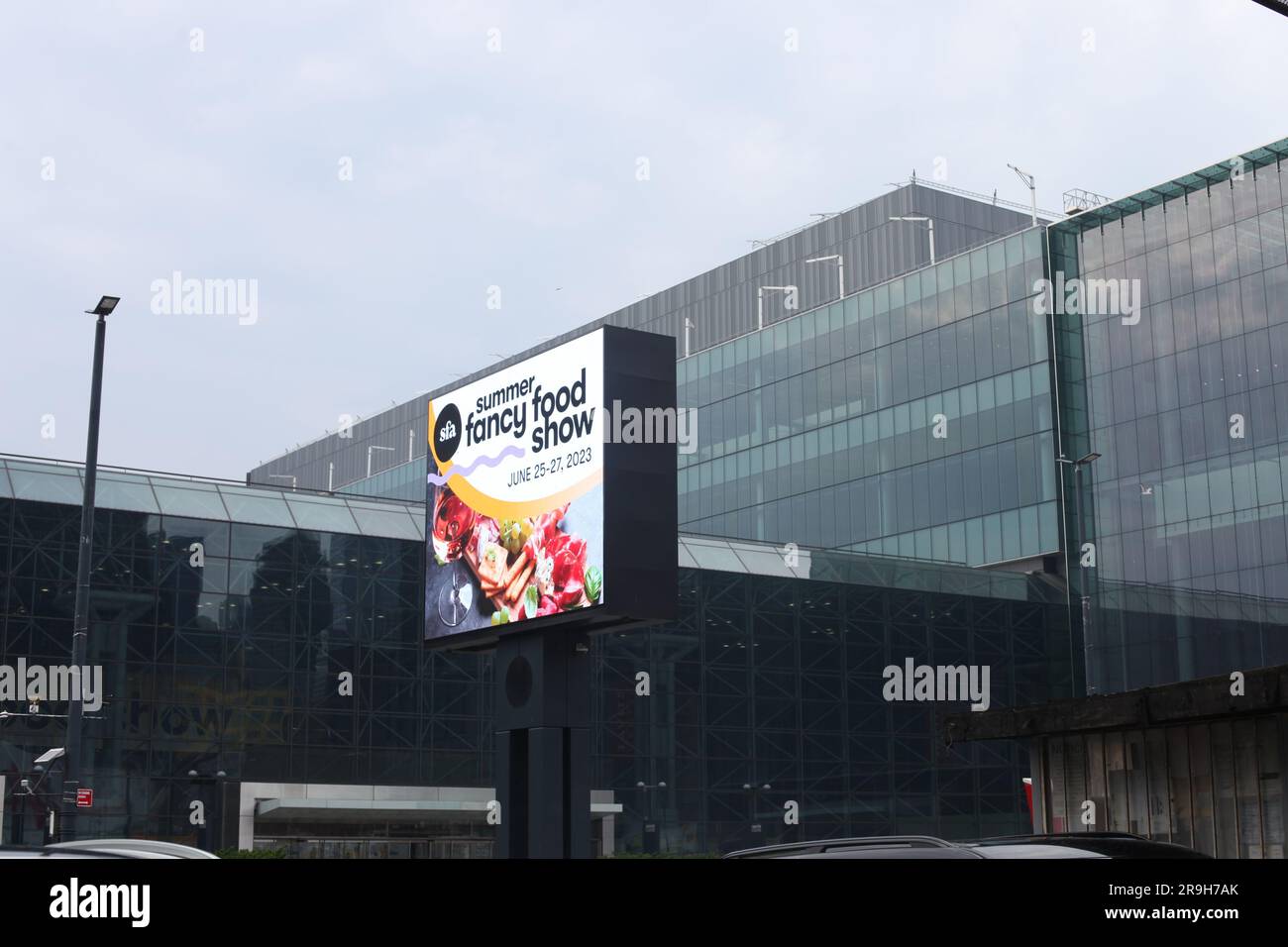 New york fancy food show hi-res stock photography and images - Alamy
