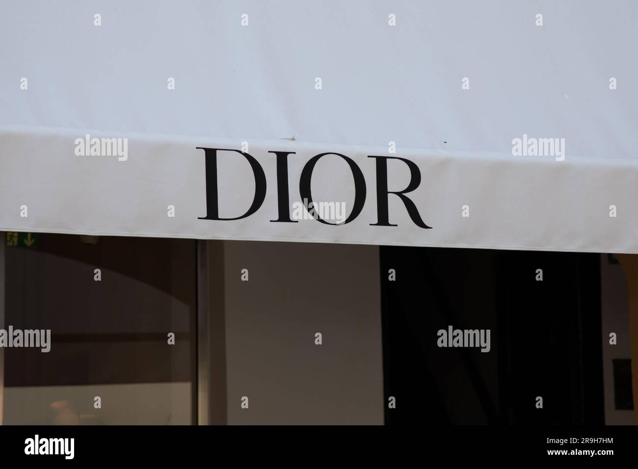 Christian dior shop front hi-res stock photography and images - Alamy