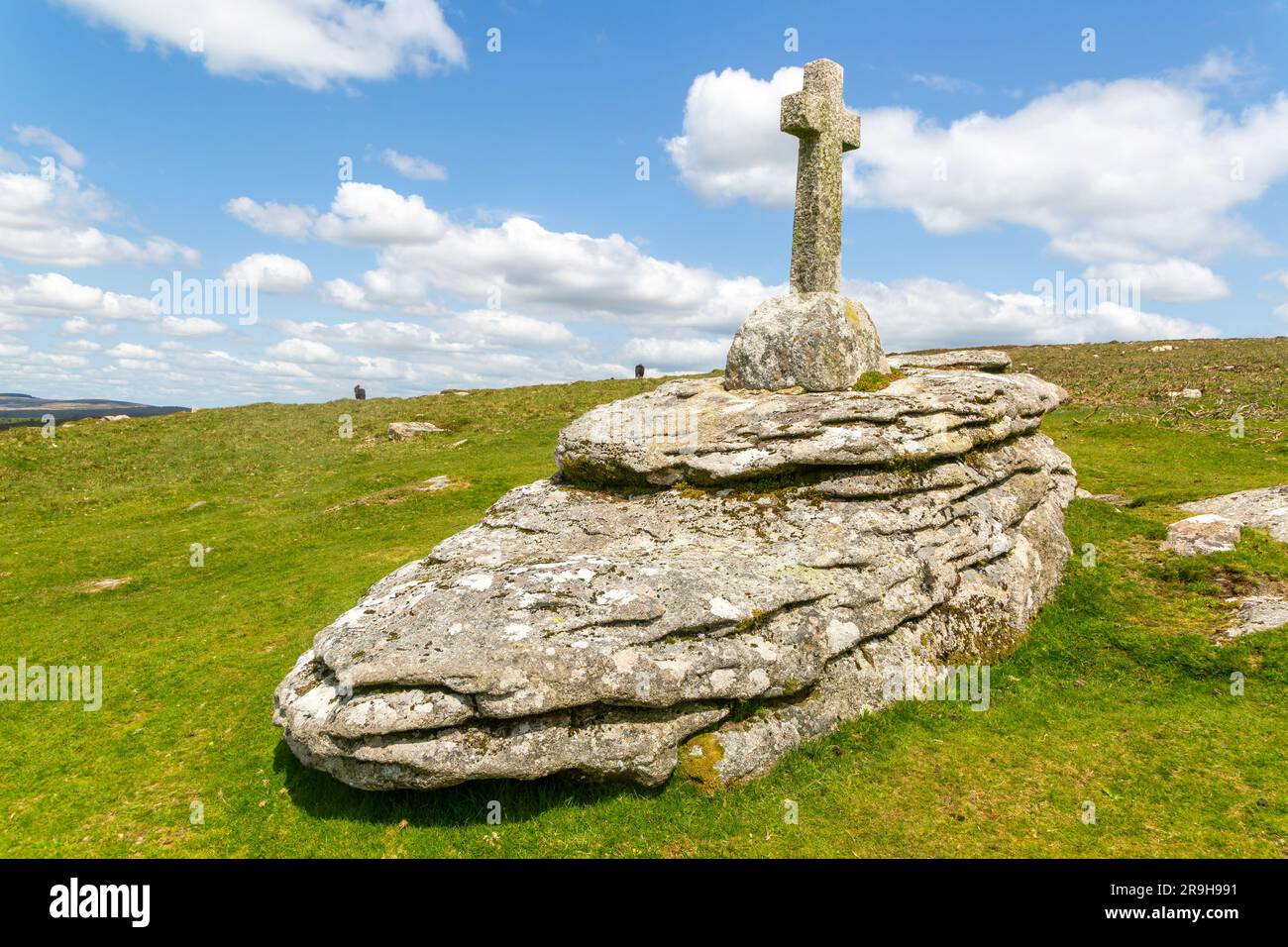 War remembrance monument Cave-Penney Memorial cross 1918, Corndon Down ...